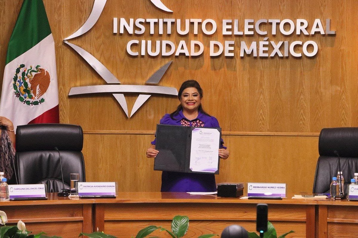Recibe Clara Brugada constancia de mayoría que la acredita como Jefa de Gobierno electa en CDMX ...